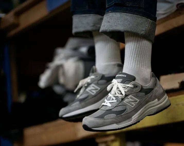 确定1月发售！NB 992 "Grey" 即将回归_New_Balance_经典