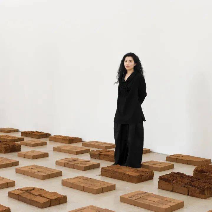 解码艺术与经济的交融，这位温籍青年艺术家的作品将在温州展出_展览_Gallery_劳动