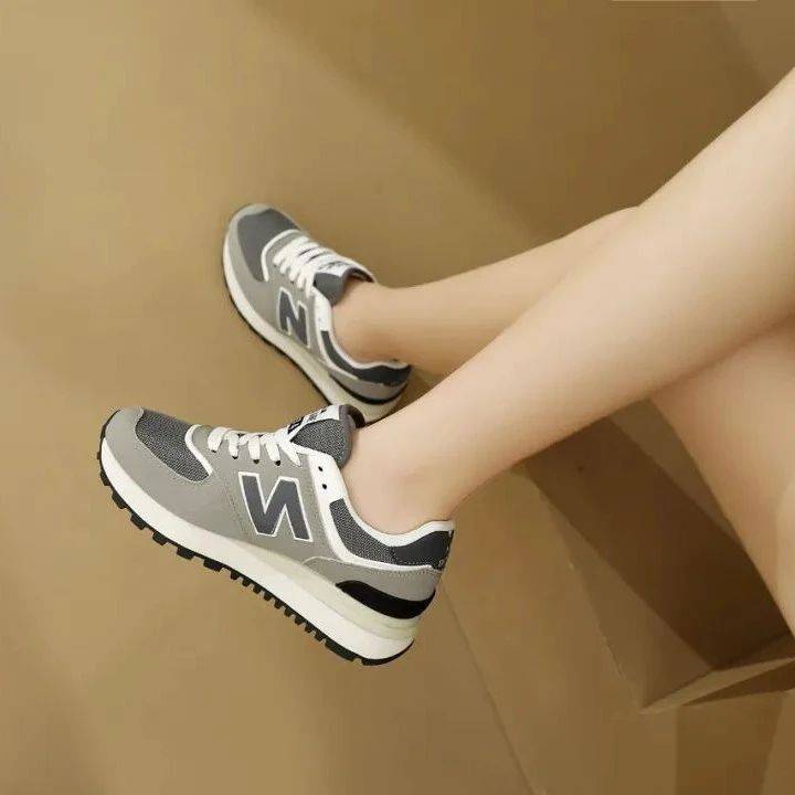 不输New Balance，男女同款暴走神器，过年战鞋就它了！_鞋子_新百_运动鞋