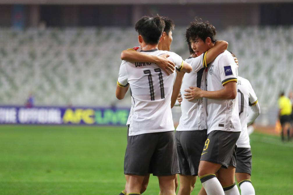 U20亚洲杯：中国队5:2大胜进八强 追平近20年最好成绩_王钰栋_刘诚宇_澳大利亚队