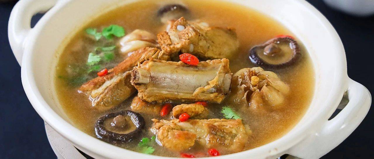 新加坡肉骨茶|一口鲜香,补气养生家常做法！_排骨_药材_食材