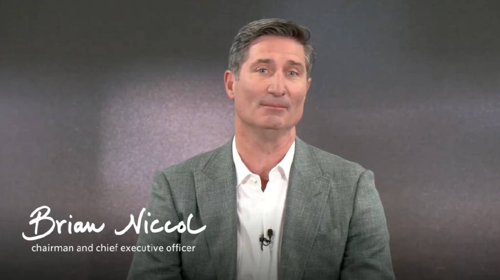 星巴克ceo首次亮相股东大会，连说三个“top”赞中国供应链_Brian_Niccol_业务