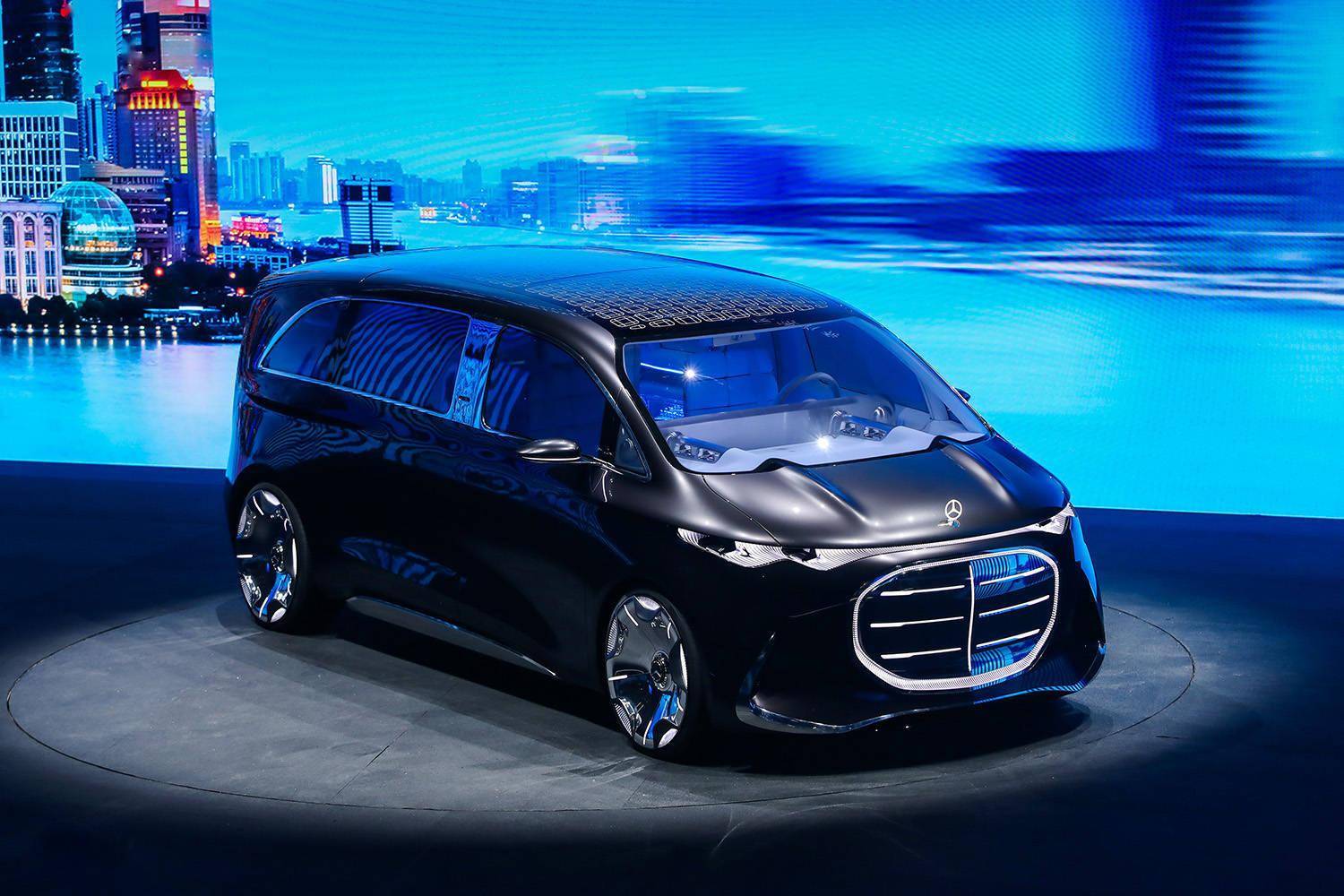 奔驰2025品牌日亮点：纯电长轴距CLA惊艳登场，Vision V概念车引领豪华MPV新风尚_搜狐汽车_搜狐网