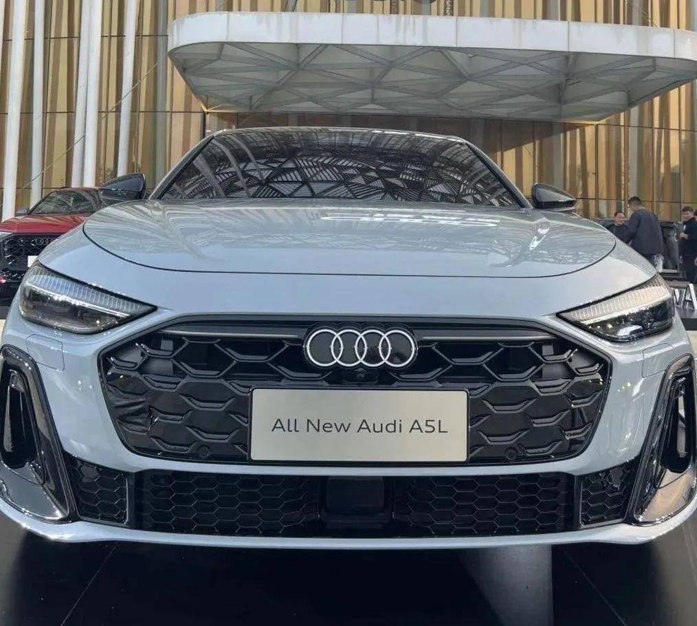 加长轴距、三屏交互、EA888最强版本，一汽奥迪A5L终于露出真容_搜狐汽车_搜狐网