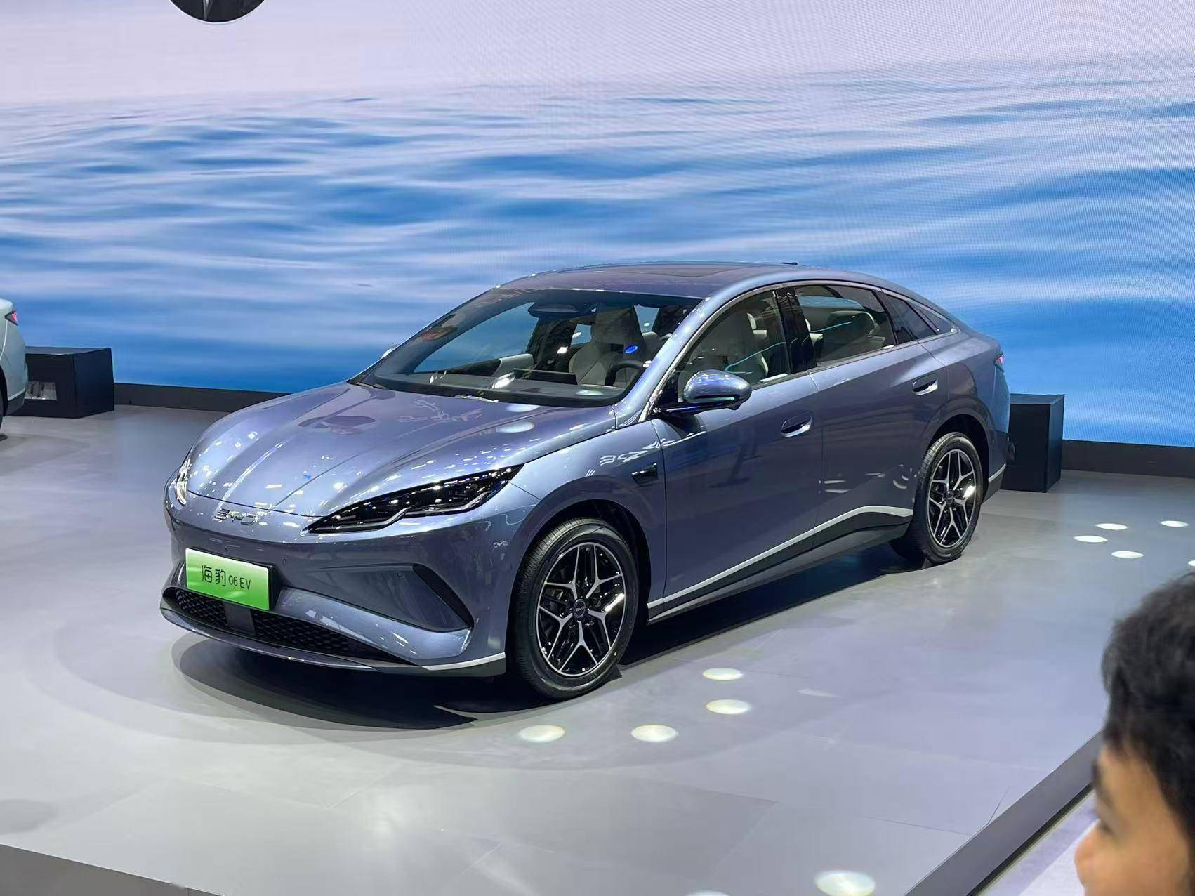 全系标配33项配置 比亚迪海豹06EV上市10.98万元起_搜狐汽车_搜狐网