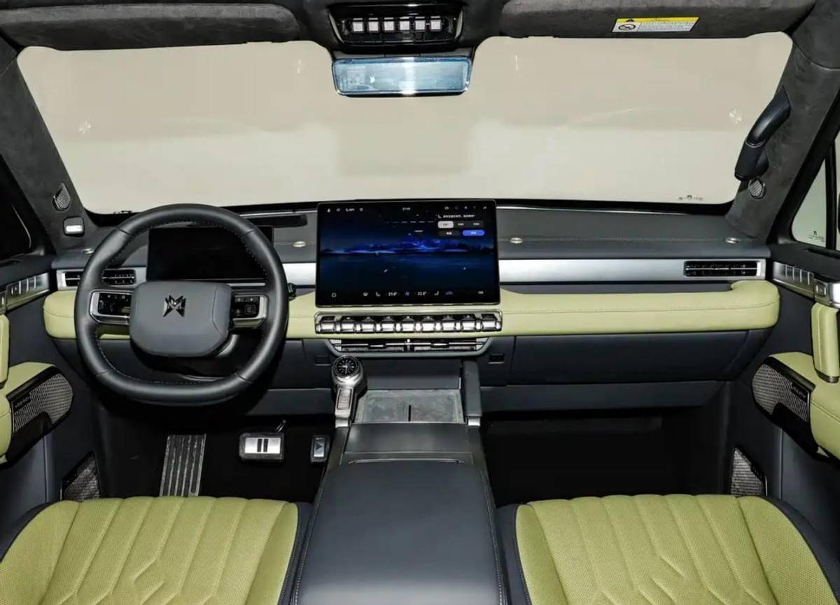 32.99万起的猛士M817来袭，华为赋能硬派越野_搜狐汽车_搜狐网