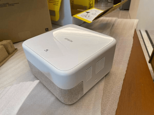 爱普生EF-15W投影仪与Rigal RD-853投影仪深度对比：哪个更值得购买？_用户_画质_观影