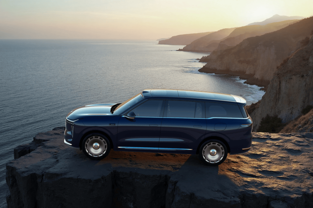 近5.3米旗舰，增程配66度电池，纯电续航402km，6座SUV又有新款！_搜狐汽车_搜狐网