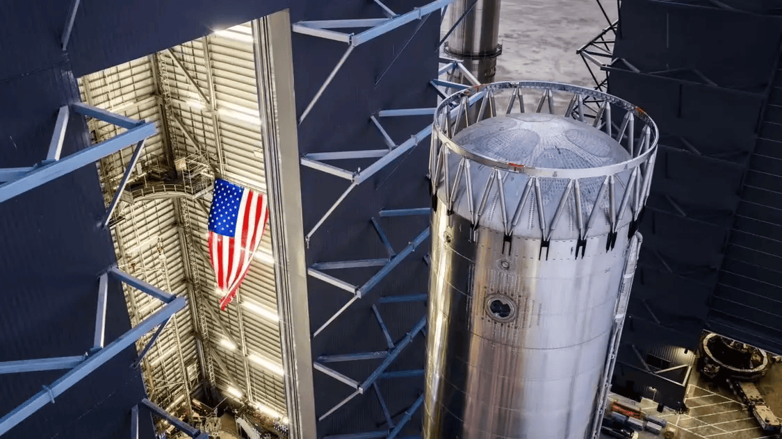 SpaceX星舰V3项目加速推进，Booster 19助推器创下组装速度新纪录_测试_MegaBay_尾段